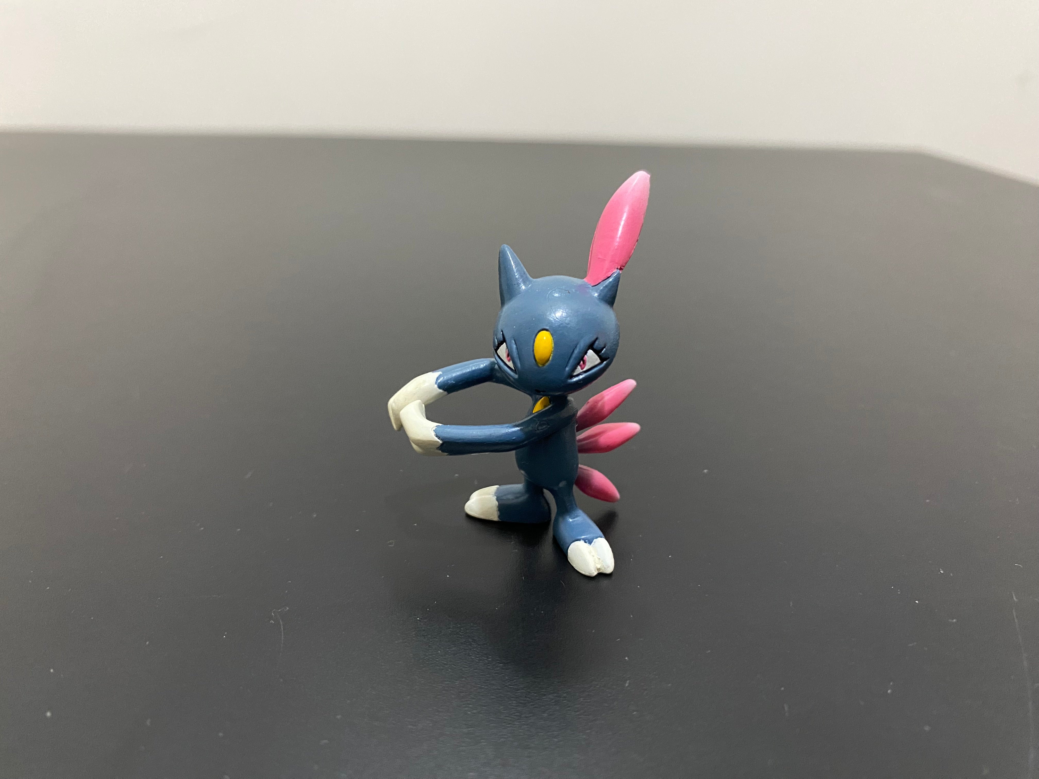 SNEASEL ALTERNATIVE POSE - FIGURE TOMY CGTSJ – Academynerd