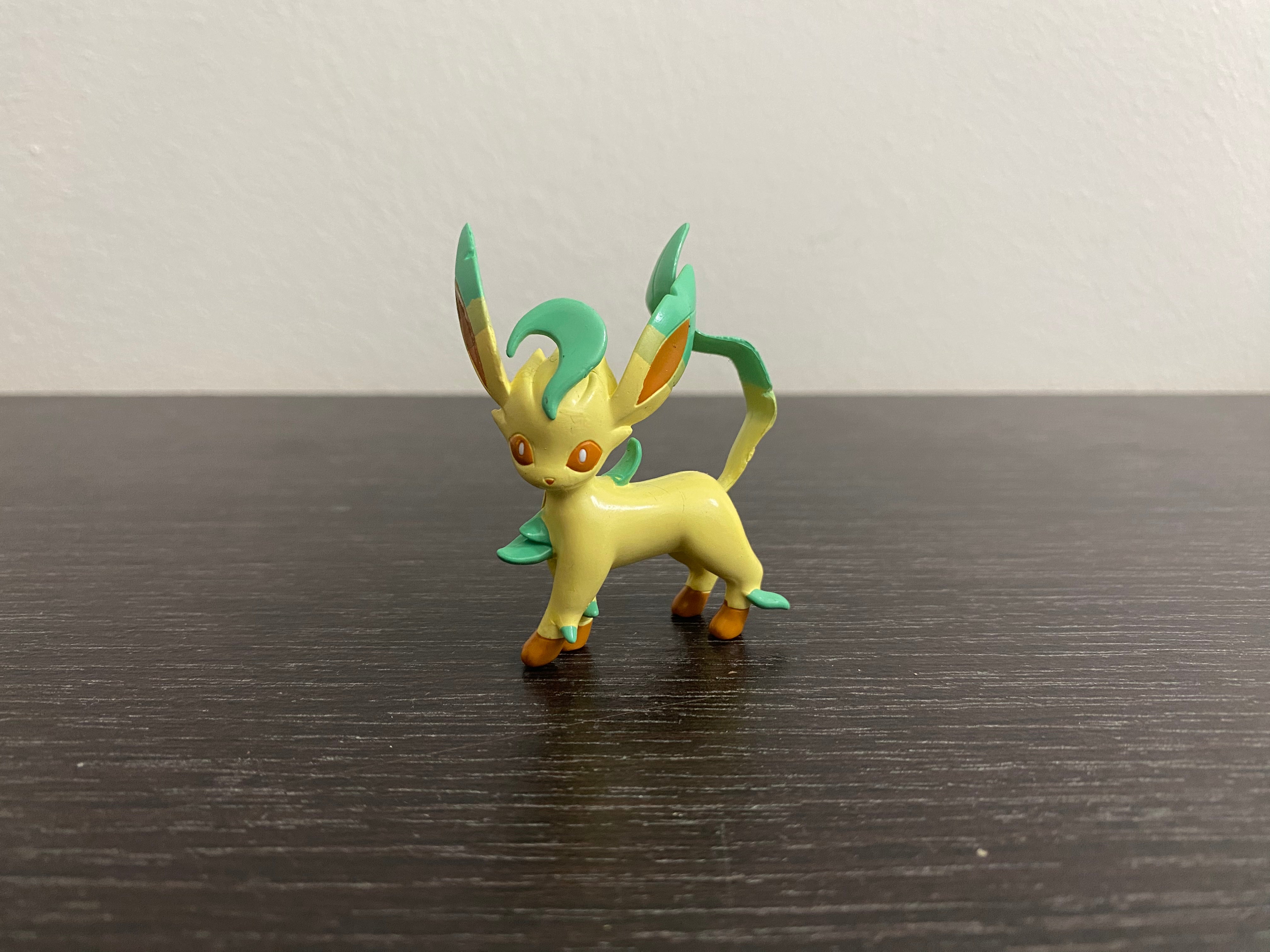 LEAFEON - FIGURE TOMY CGTSJ – Academynerd